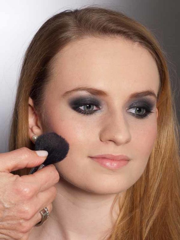 Bestes Rouge | Testsieger » richtig auftragen für alle Gesichtsformen