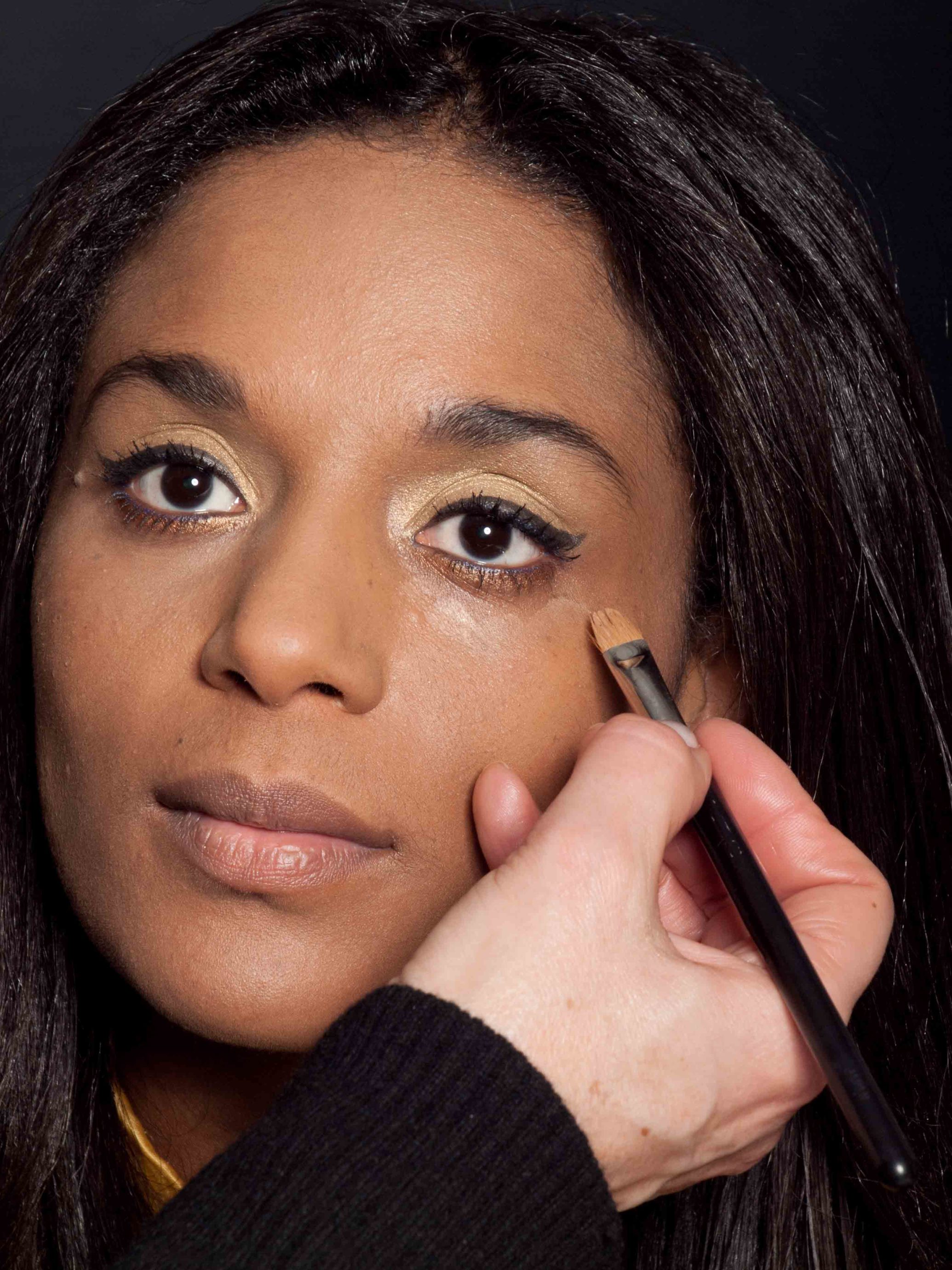 Strahlen wie eine goldene Göttin - Schminkanleitung » Perfekt Schminken